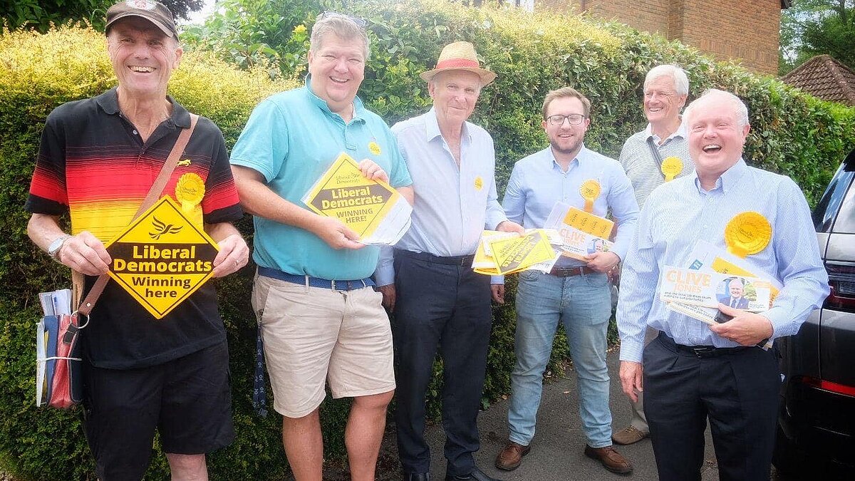 Former leader of Liberal Democrats visits Wokingham - Wokingham Liberal ...